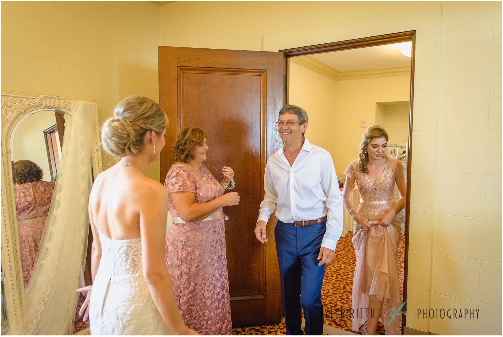 An Elegant Affair | Adela and James' Wedding - tylerrieth.com