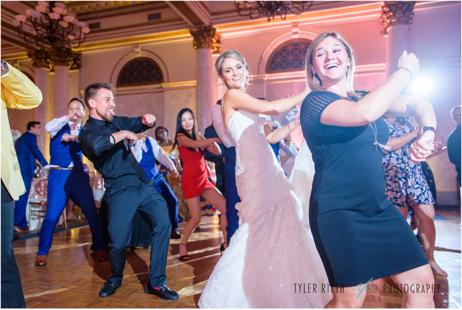 An Elegant Affair | Adela and James' Wedding - tylerrieth.com